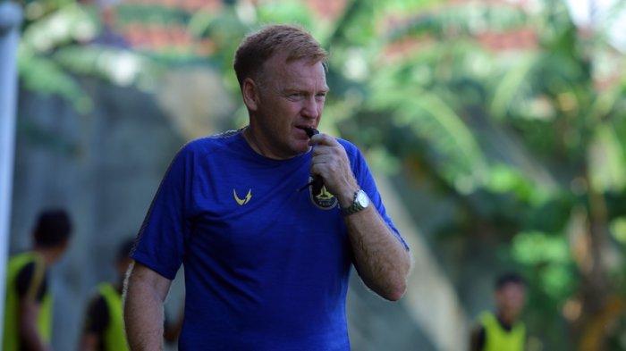 PROFIL Ian Andrew Gillan, Mantan Pelatih yang Kembali Ditunjuk Jadi ...