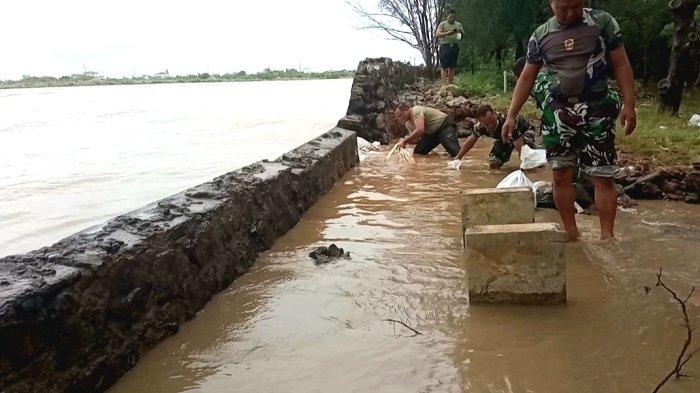 Tanggul Laut Semarang Jebol, Jalan Menuju Pantai Marina Terendam Air ...