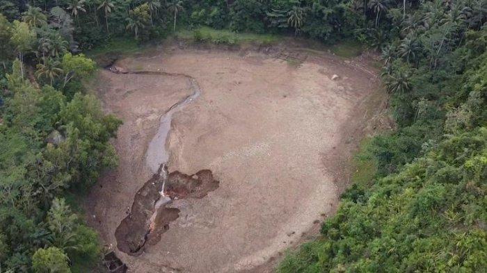 Telaga Blembeng Kebumen Tiba-tiba Mengering dalam Semalam, Muncul ...