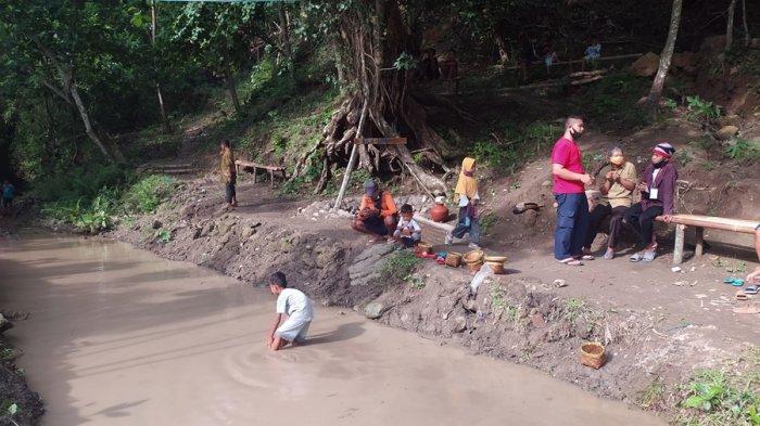 Tradisi Ngangsu di Dusun Grenjeng Karanganyar Dikemas Jadi Destinasi ...