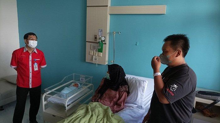 Terjebak Macet akibat Banjir, Warga Kudus Lahirkan Anak Ketiga di Dalam Mobil saat Perjalanan ke ...