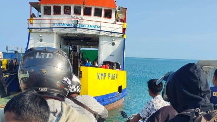 KMP Paray Rute Penarik-Jagoh Lingga Dipadati Penumpang Jelang Perayaan ...