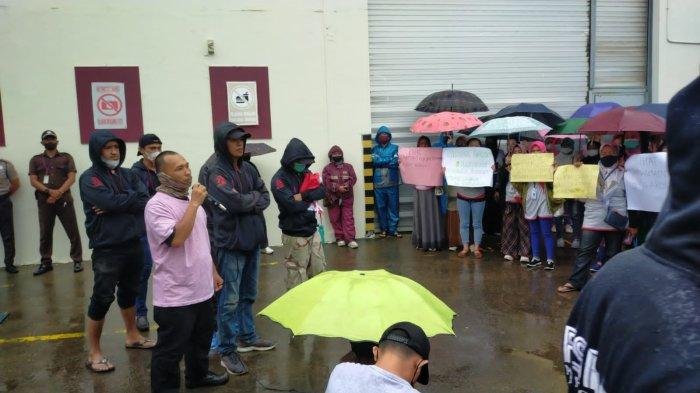 HARI Pertama Buruh PT Ghim Li Indonesia Batam Mogok Kerja, Masih Jalani ...