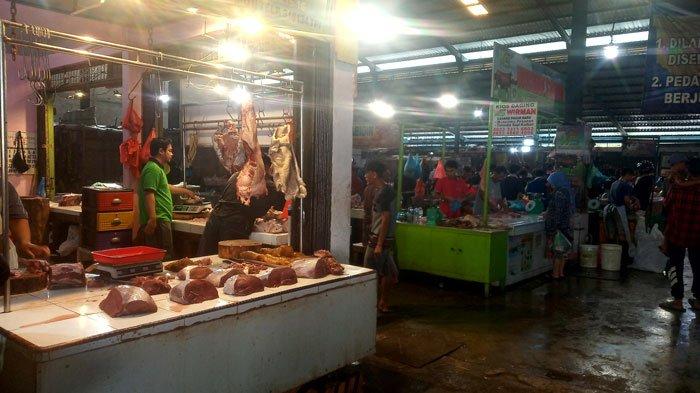 Pasca Lebaran, Harga Daging Sapi di Pasar Bintan Center Tanjungpinang Turun - Tribunbatam.id