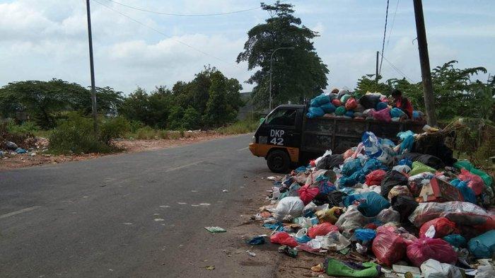 AWAL Tahun 2020, Tumpukan Sampah Berserakan hingga Jalan di Dapur 12 Sagulung Batam - Tribunbatam.id