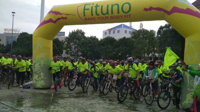 Ribuan Pesepeda Ramaikan Fun Bike Bersama Fituno Kimia Farma ...