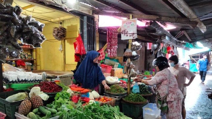 Sejumlah Harga Bahan Pangan Pasar Inpres Tarempa Mulai Turun ...