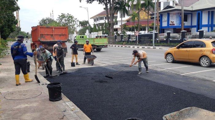 SISIR Titik Jalan Rusak di Batam, DBMSDA Mulai Tambal Jalan Rusak ...