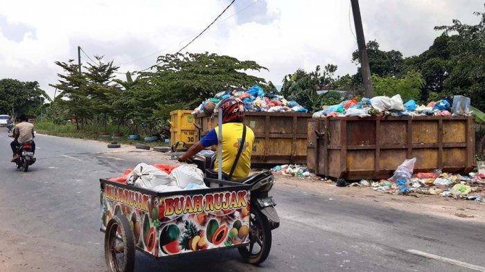 Sampah Menumpuk di Bin Kontainer di Sagulung Batam, Aroma Busuk Menyengat - Tribunbatam.id