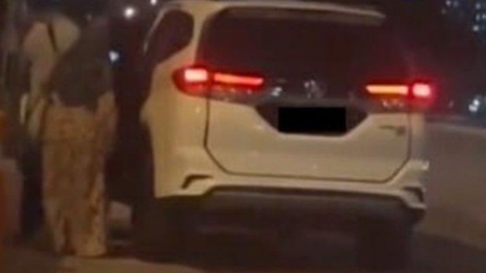 VIRAL, Video Seorang Pengemis Buta Pulang Ngemis Naik Mobil ...