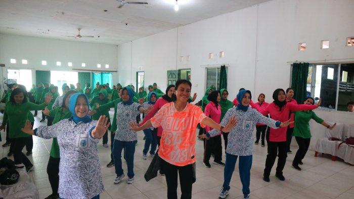 Persit KCK Cabang LXXI Kodim 0317 Tanjungbalai Karimun Gelar Olahraga ...