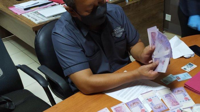 Cetak 110 Lembar Pecahan 100 Ringgit, Uang akan Dipakai Beli Narkoba di ...