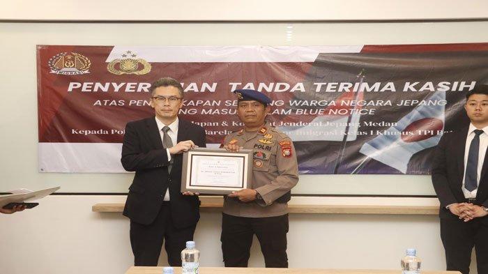 Polisi Batam Dapat Penghargaan dari Kedubes Jepang Gegara Tangkap Buron ...