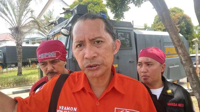 Buruh Batam Demo Desak Pemko Bentuk Tim Pencari Fakta Kelalaian ...