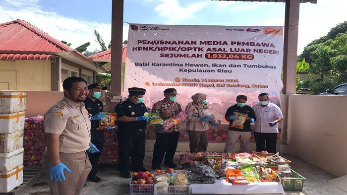 Paling Banyak Dari China, 1,9 Ton Komoditas Pangan Ilegal Dimusnahkan ...