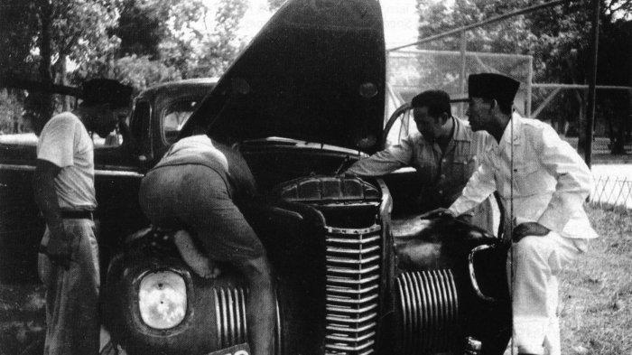 Jarang Diketahui, Inilah Rokok Favorit Bung Karno yang Selalu Setia ...