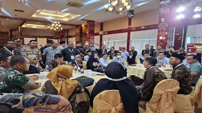 Debat Kedua Pilkada Batam 2024 Molor Dipicu Tatib Larangan Bawa Hp saat ...