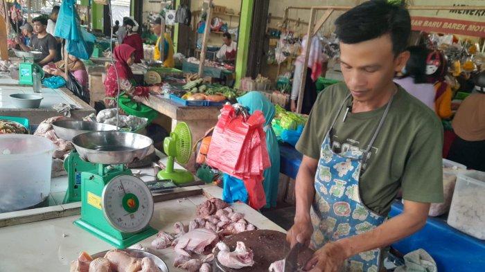 Harga Daging Ayam Segar di Pasar Barek Motor Kijang Bintan Kembali ...