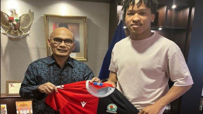 Fakta Menarik Sosok Josep Simatupang Ferguson, Pemain Blackburn Rovers ...