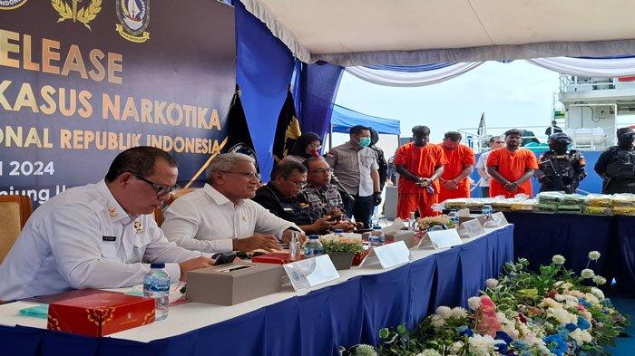 BNNP Kepri Ungkap Penyelundupan 106 Kg Sabu di Perairan Karimun, 3 WNA Ditangkap - Tribunbatam.id