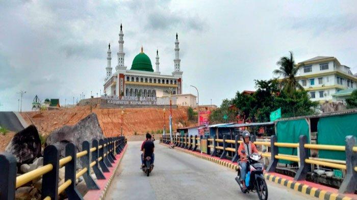 Wisata Religi Anambas, Masjid Agung Baitul Mamur Simpan Pesona Megah di ...