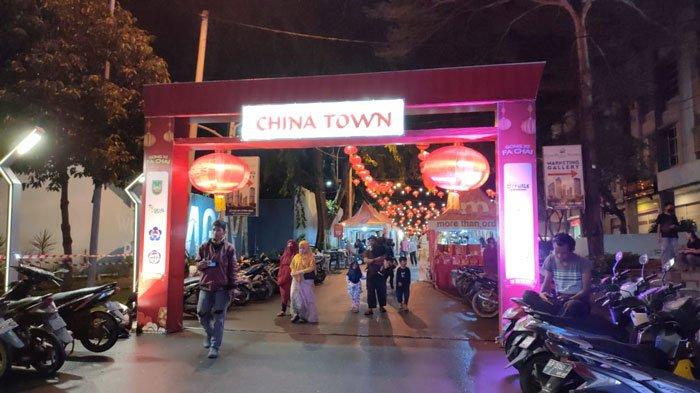 Pesta Kembang Api dan Barongsai Ramaikan Pasar Imlek China Town Batam ...