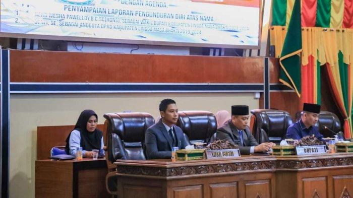 Neko Wesha Pawelloy Mundur Jadi Wabup Lingga, Jalani Sidang Paripurna ...