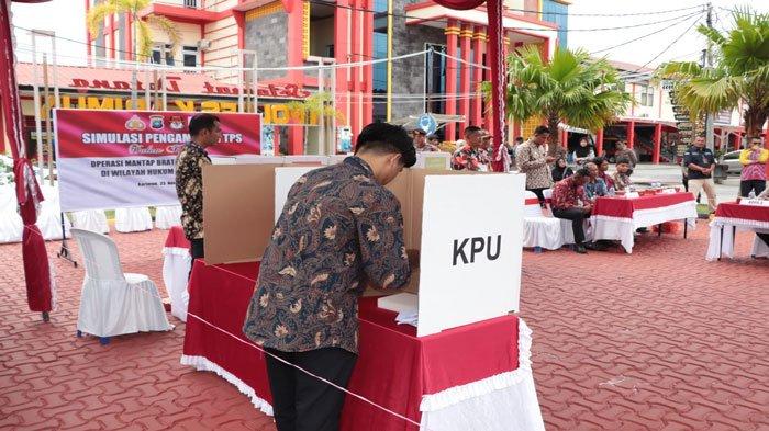 Polres Karimun Simulasi Pengamanan Tempat Pemungutan Suara Pemilu 2024 - Tribunbatam.id