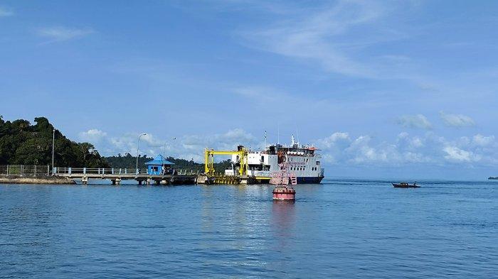 Menunggu Dua Jam di Pelabuhan Jagoh, Penumpang Kesal KMP Paray Tak ...