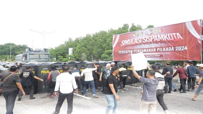 288 Personel Polri Dikerahkan untuk Pengamanan Tahapan Pilkada 2024 di Karimun - Tribunbatam.id