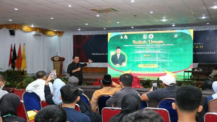 Gubernur Kepri Ansar Ahmad Buka PKKMB UNRIKA di Batam dan Beri Kuliah ...