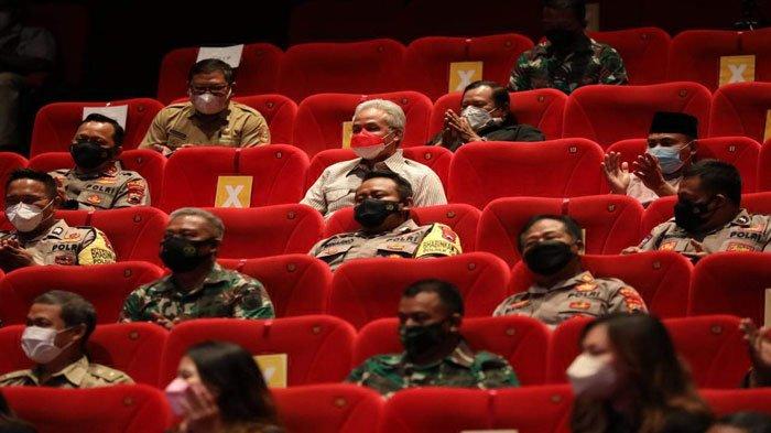 Ganjar Pranowo Ajak Warga Nonton Film The Mentors - Tribunbatam.id
