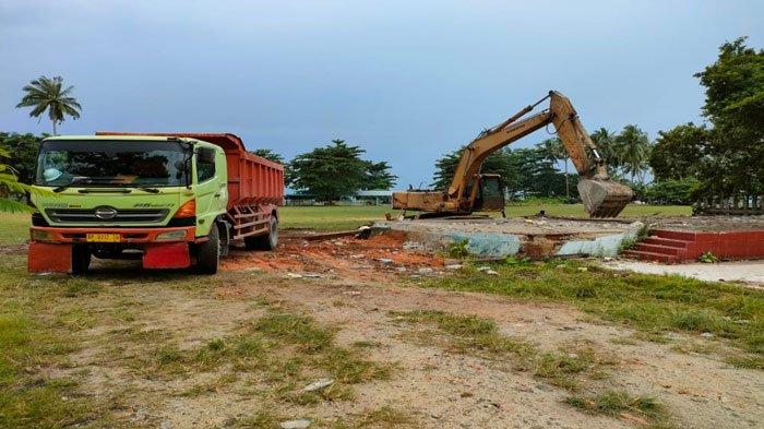 Bangunan Lama Gedung Sri Serindit Natuna Dirobohkan, Hamid Asnan ...