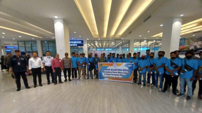 30 PMI Berangkat ke Luar Negeri Lewat Batam, Bakal Kerja Secara Resmi ...