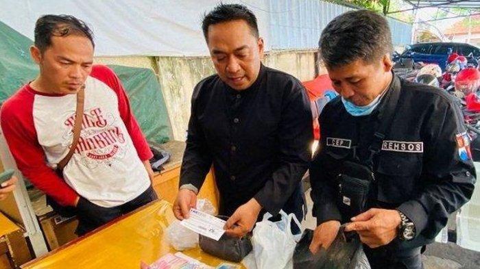 TERJARING Razia, Seorang Pemulung di Bogor Miliki Uang Puluhan Juta dan Cek Rp 1,3 Miliar ...