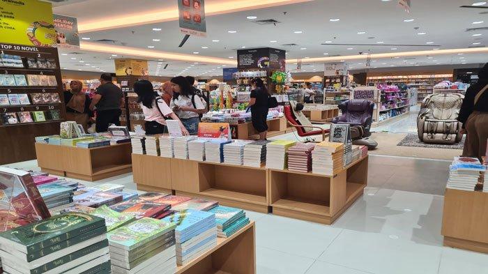 Promo Jelang Akhir Tahun, Gramedia Grand Batam Mall Tebar Diskon Besar ...