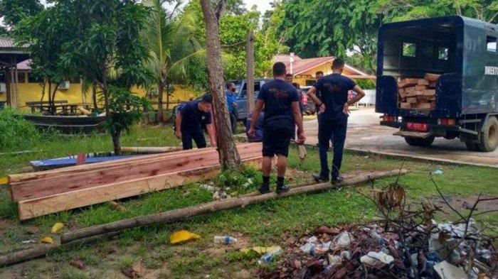 Amankan 30 Batang Kayu, Ditpam Temukan Ilegal Logging di Hutan Lindung Duriangkang Batam ...