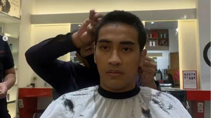 Abidzar bakal Cat Rambut Warna Pink demi Dukung Perannya di Film ...