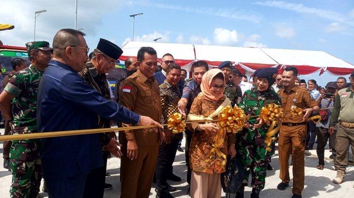 Aida Ismeth Istri Gubernur Kepri Pertama Resmikan Dermaga Tanjungpinang ...