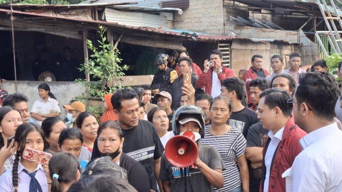 Warga Baloi Kolam Batam Protes Cara Polisi Antar Surat Panggilan ...