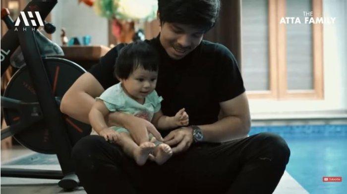 Ameena Girang Main Air di Kolam Renang Bersama Atta Halilintar - Tribunbatam.id