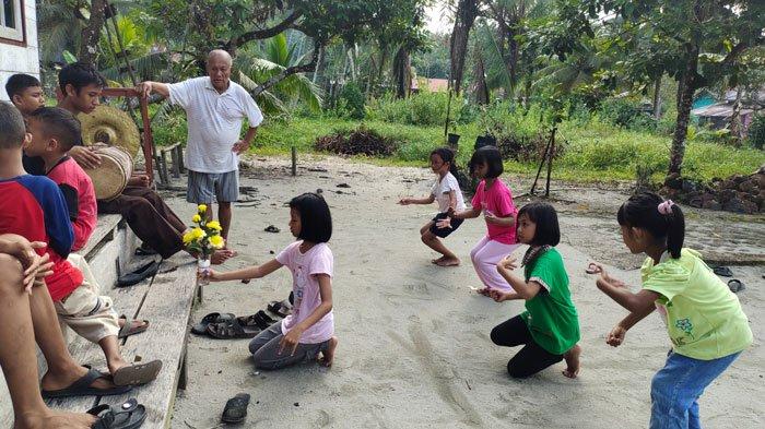 Lingga Jaga Tari Inai Bagian Adat Pernikahan Khas Melayu Tetap Lestari ...
