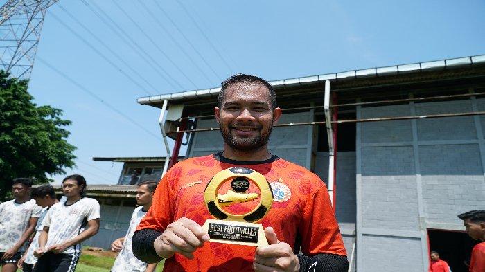 Kiper Persija Jakarta, Andritany Ardhiyasa Raih Penghargaan Pemain ...