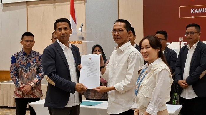 KPU Batam Tetapkan Amsakar Achmad - Li Claudia Chandra Wali kota dan ...