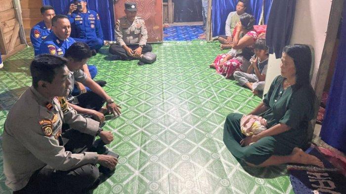 Asnah Menangis Terisak Ceritakan Detik-detik Suaminya Pamit Pergi ...