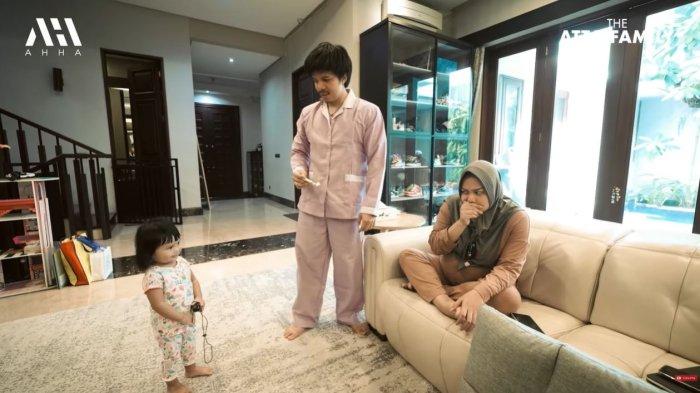Aurel Hermansyah Minta Atta Halilintar Cosplay jadi Suroh dan Jaga ...