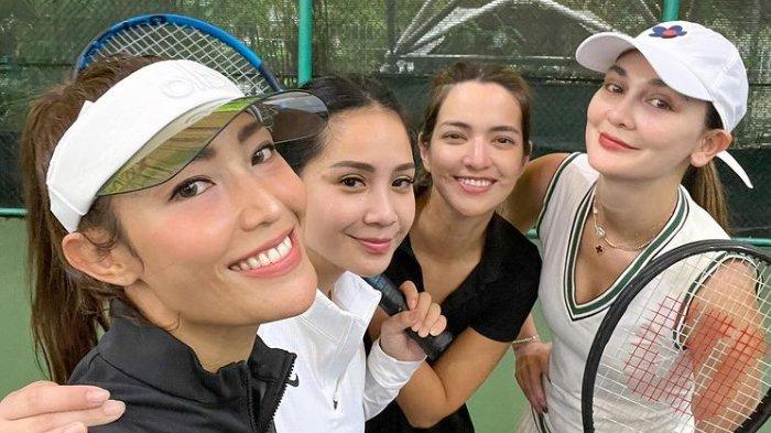 Nagita Slavina, Ayu Dewi, Nia Ramadhani dan Luna Maya Buat Geng Tenis Bernama RCTC - Tribunbatam.id