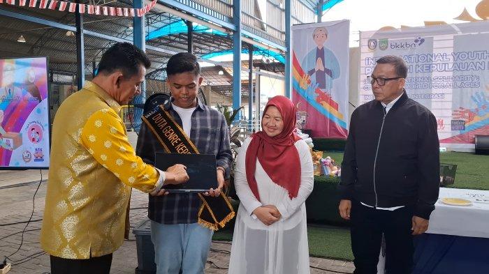 International Youth Day - BKKBN Kepri Luncurkan Population Clock ...