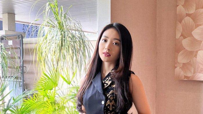 Natasha Wilona hanya Senyum saat Ekspresi Kebeletnya Disorot Aditya Herpavi - Tribunbatam.id