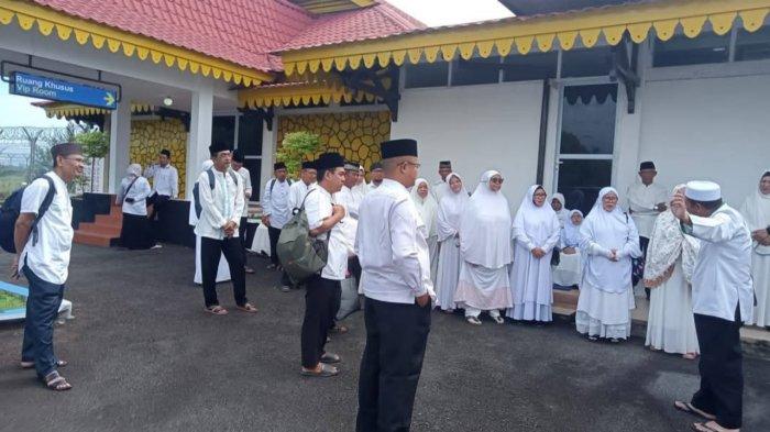 63 Calon Jemaah Haji Lingga Dibekali Bimbingan Manasik Sebelum Berangkat ke Mekkah - Tribunbatam.id